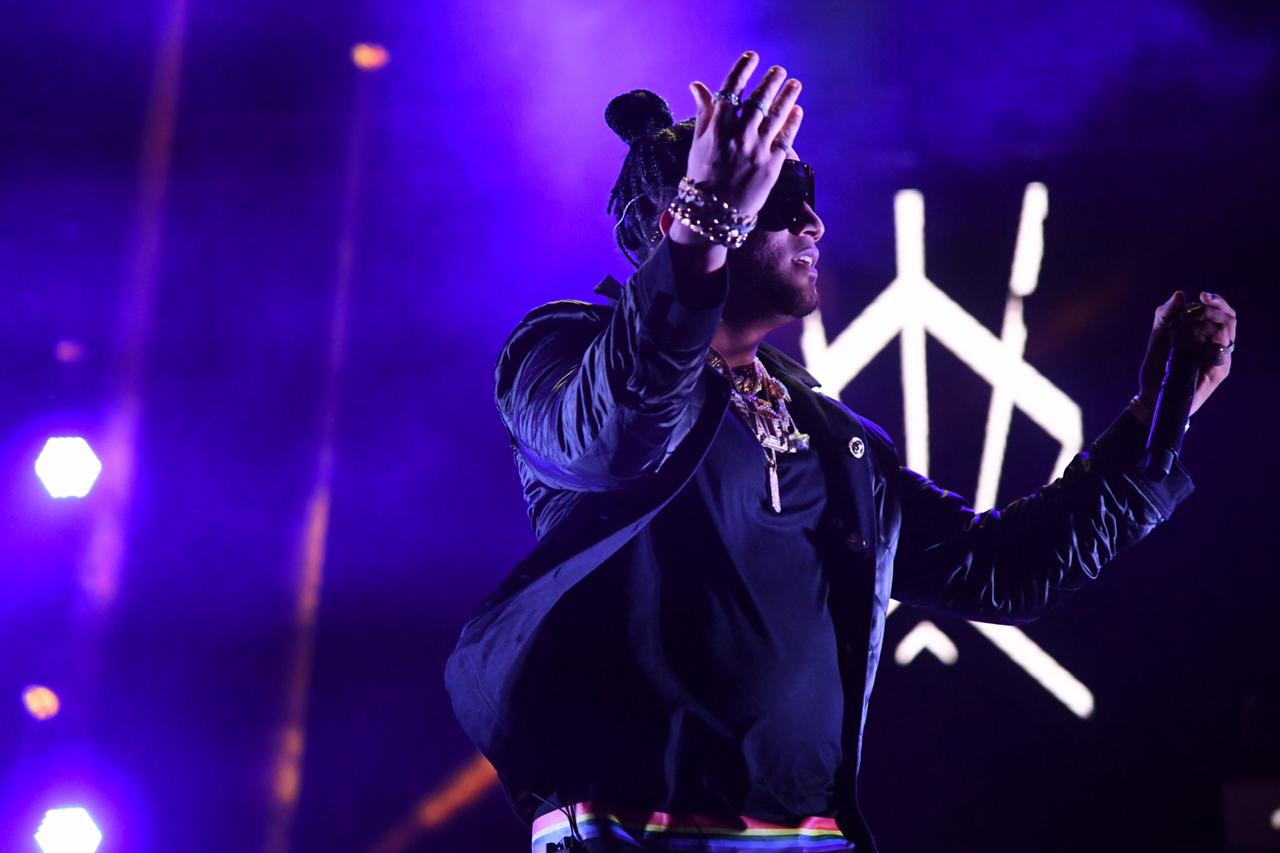 El Alfa is crowned "El Jefe" at the Puerto Plata Amphitheater - Kariculture