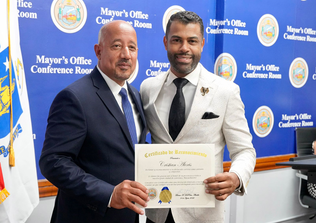 Cristian Allexis receives recognition for his outstanding career as a ...