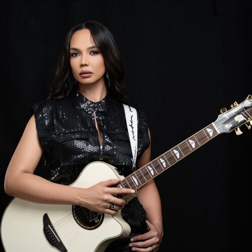 Rosa Lee emerges with force as a bachata's newcomer - Kariculture